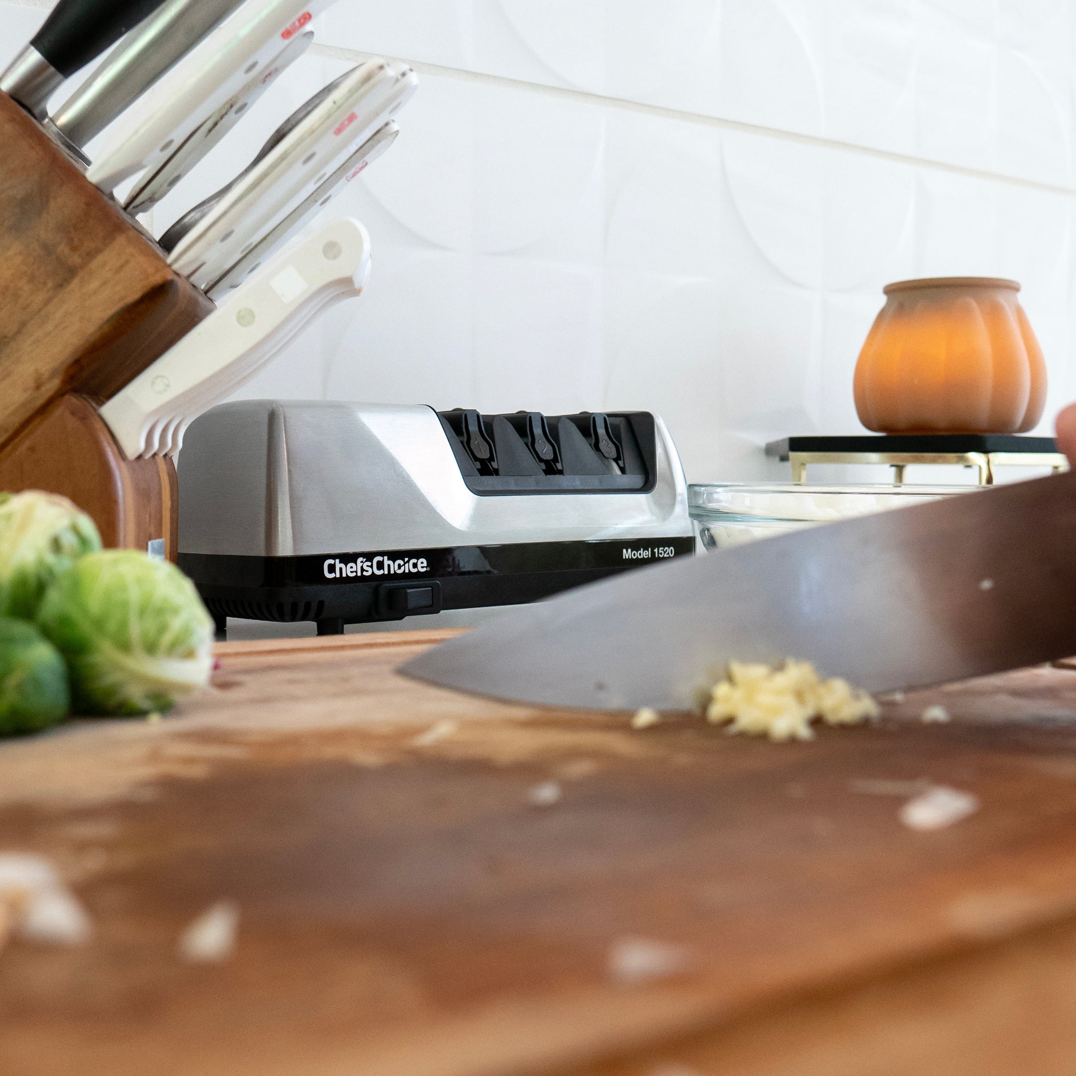 Chef'sChoice AngleSelect Professional Electric Knife Sharpener - Chef's ...